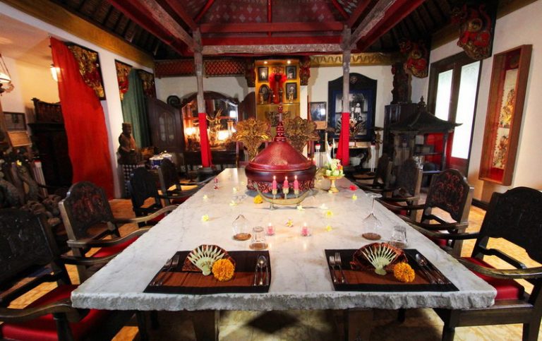 Dine in Bali's Most Spectacular Museum Royal Rajadom at Bale Puputan ...